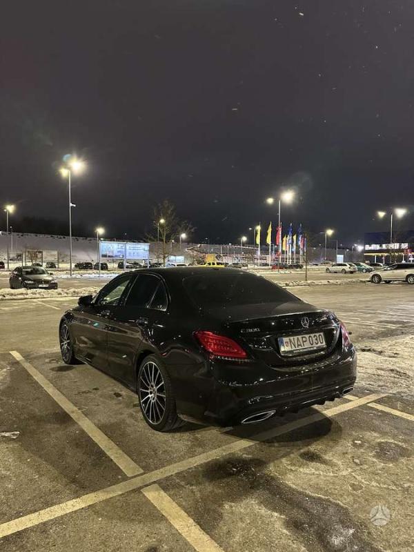 Black Mercedes-Benz C 300 2019 in Vilnius, with an engine capacity of 1.99 L and mileage of 133 thousand km for 24000 €, photo 4 on AUTOMOTO.COM.LV