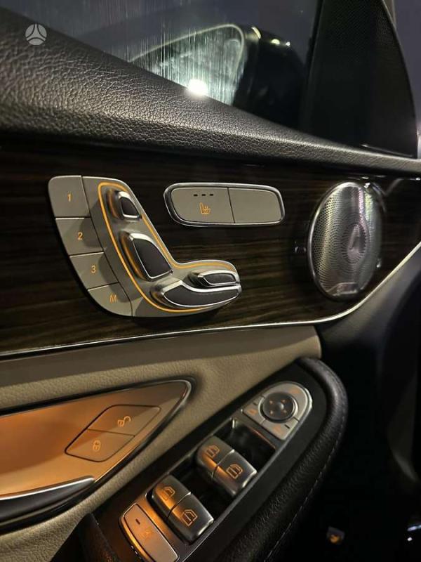 Black Mercedes-Benz C 300 2019 in Vilnius, with an engine capacity of 1.99 L and mileage of 133 thousand km for 24000 €, photo 9 on AUTOMOTO.COM.LV
