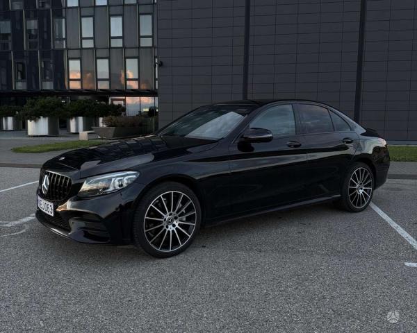 Melns Mercedes-Benz C 300 2019 Kauņa, ar dzinēja tilpumu 1.99 L un nobraukumu 69 tūkst. km par 24400 €, foto 2 vietnē AUTOMOTO.COM.LV