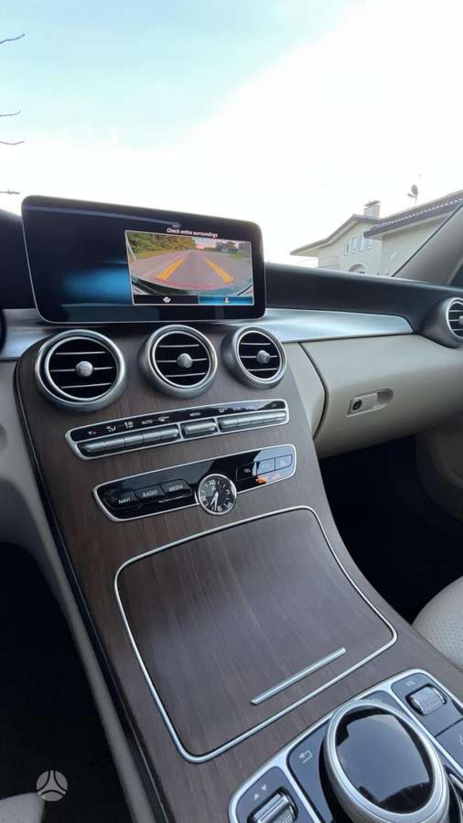 Melns Mercedes-Benz C 300 2019 Viļņa, ar dzinēja tilpumu 2.00 L un nobraukumu 93 tūkst. km par 22800 €, foto 14 vietnē AUTOMOTO.COM.LV