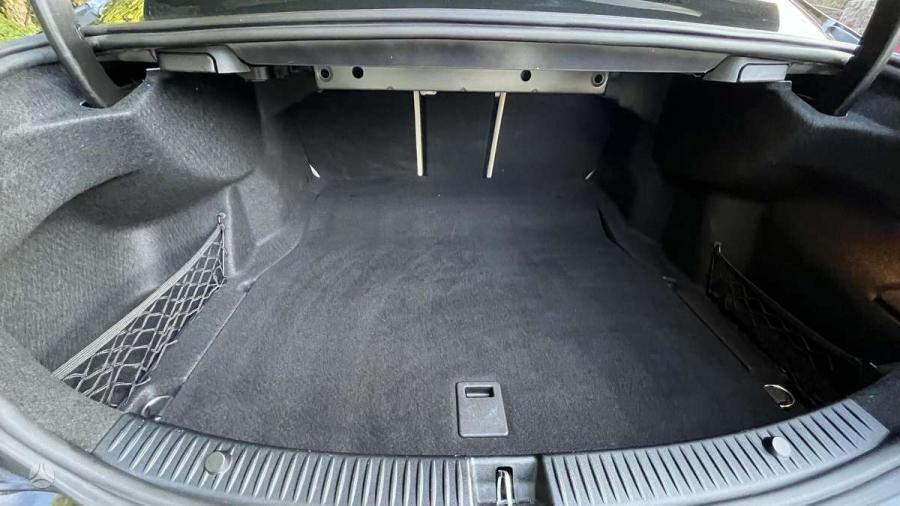 Melns Mercedes-Benz C 300 2019 Viļņa, ar dzinēja tilpumu 2.00 L un nobraukumu 93 tūkst. km par 22800 €, foto 17 vietnē AUTOMOTO.COM.LV
