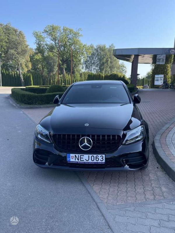 Melns Mercedes-Benz C 300 2019 Kauņa, ar dzinēja tilpumu 1.99 L un nobraukumu 70 tūkst. km par 23900 €, foto 3 vietnē AUTOMOTO.COM.LV