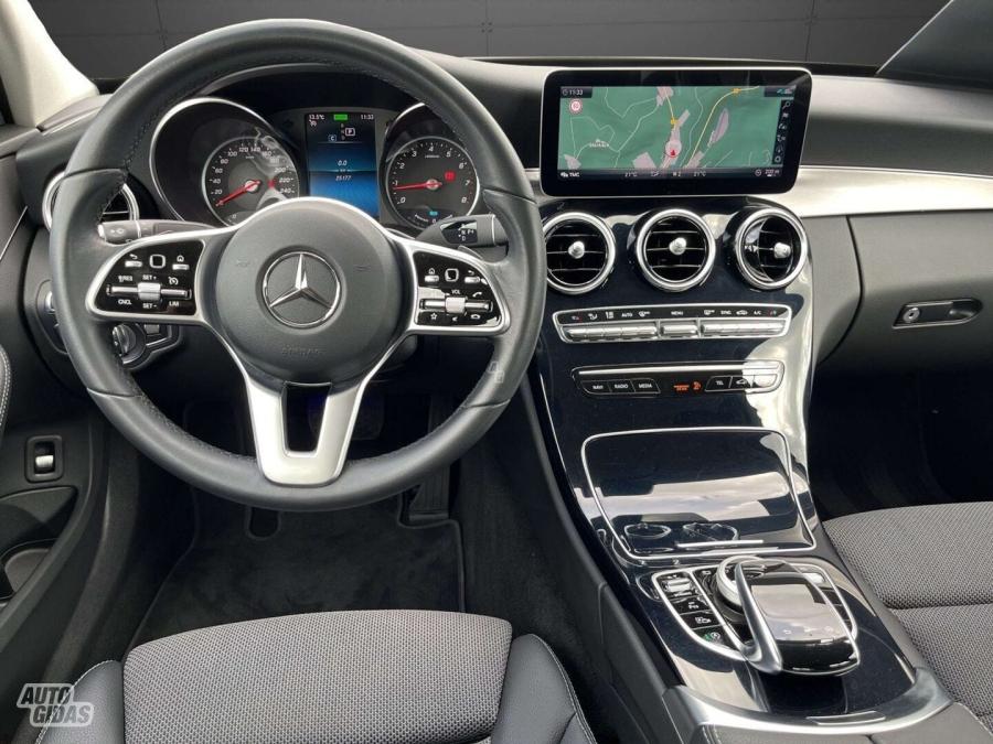 Black Mercedes-Benz C 300 2020 in Kaunas, with an engine capacity of 2.00 L and mileage of 25 thousand km for 33167 €, photo 6 on AUTOMOTO.COM.LV