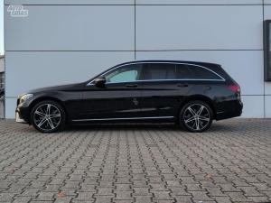 Melns Mercedes-Benz C 300 2021 Kauņa, ar dzinēja tilpumu 2.00 L un nobraukumu 94 tūkst. km par 32863 €, foto 3 vietnē AUTOMOTO.COM.LV
