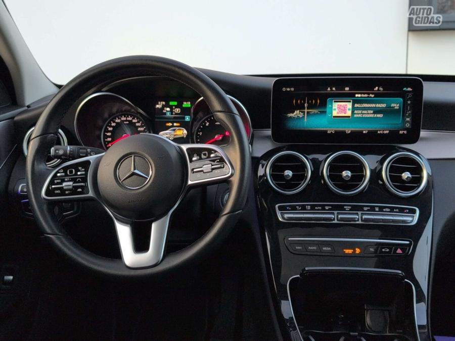 Melns Mercedes-Benz C 300 2021 Kauņa, ar dzinēja tilpumu 2.00 L un nobraukumu 94 tūkst. km par 32863 €, foto 6 vietnē AUTOMOTO.COM.LV
