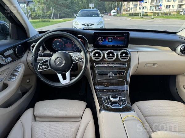 Mercedes-Benz C 300 2021 Rīga vietnē Melns Mercedes-Benz C 300 2021 Rīga, ar dzinēja tilpumu 2.00 L un nobraukumu 47 tūkst. km par 25000 €, foto 9 vietnē AUTOMOTO.COM.LV
