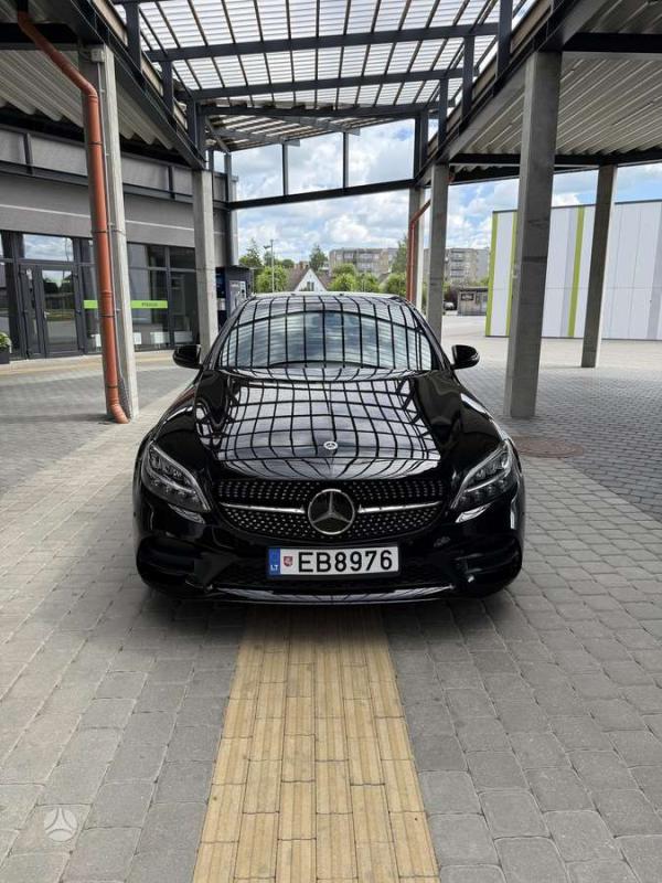 Black Mercedes-Benz C 300 2022 in Kaunas, with an engine capacity of 1.95 L and mileage of 84 thousand km for 25000 €, photo 2 on AUTOMOTO.COM.LV