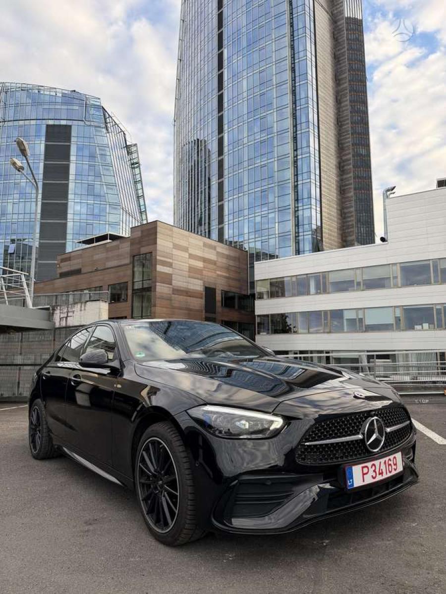 Black Mercedes-Benz C 300 2022 in Vilnius, with an engine capacity of 2.00 L and mileage of 137 thousand km for 36000 €, photo 3 on AUTOMOTO.COM.LV