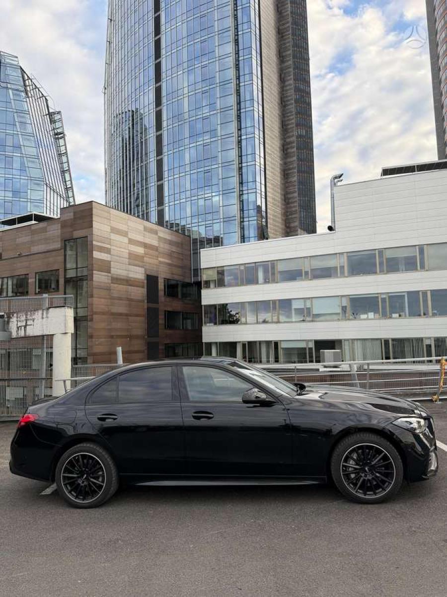Black Mercedes-Benz C 300 2022 in Vilnius, with an engine capacity of 2.00 L and mileage of 137 thousand km for 36000 €, photo 5 on AUTOMOTO.COM.LV