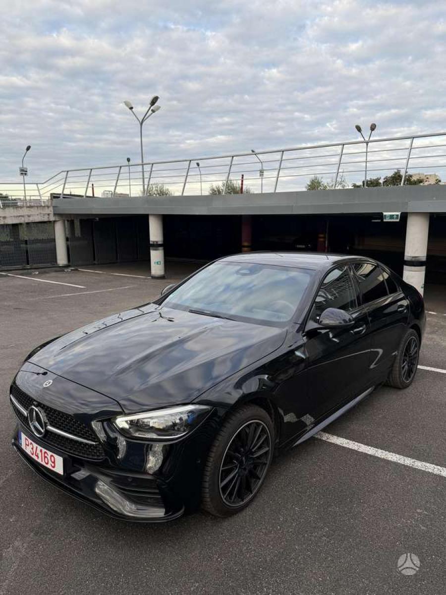Black Mercedes-Benz C 300 2022 in Vilnius, with an engine capacity of 2.00 L and mileage of 137 thousand km for 36000 €, photo 6 on AUTOMOTO.COM.LV