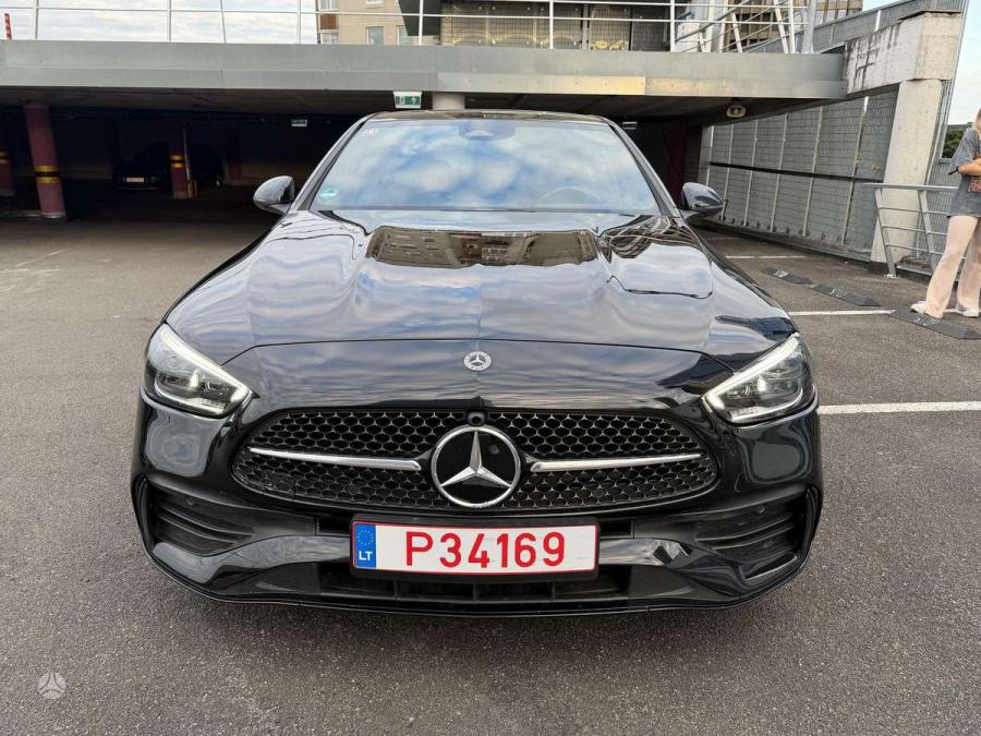 Black Mercedes-Benz C 300 2022 in Vilnius, with an engine capacity of 2.00 L and mileage of 137 thousand km for 36000 €, photo 8 on AUTOMOTO.COM.LV