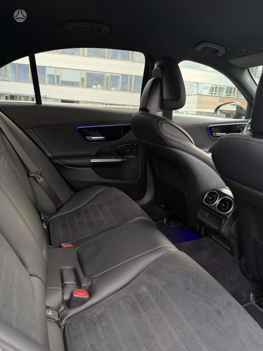 Black Mercedes-Benz C 300 2022 in Vilnius, with an engine capacity of 2.00 L and mileage of 137 thousand km for 36000 €, photo 16 on AUTOMOTO.COM.LV