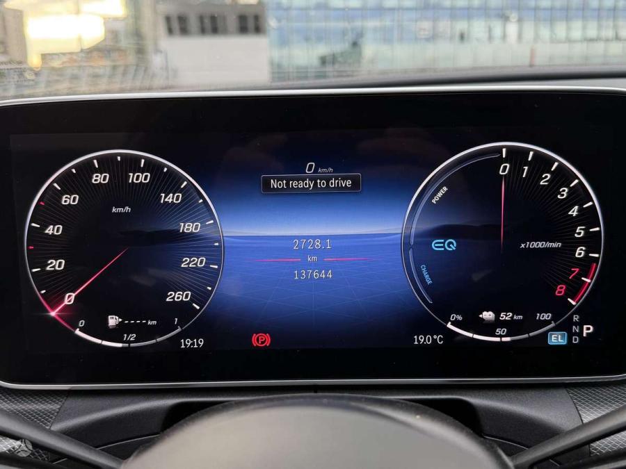 Black Mercedes-Benz C 300 2022 in Vilnius, with an engine capacity of 2.00 L and mileage of 137 thousand km for 36000 €, photo 17 on AUTOMOTO.COM.LV
