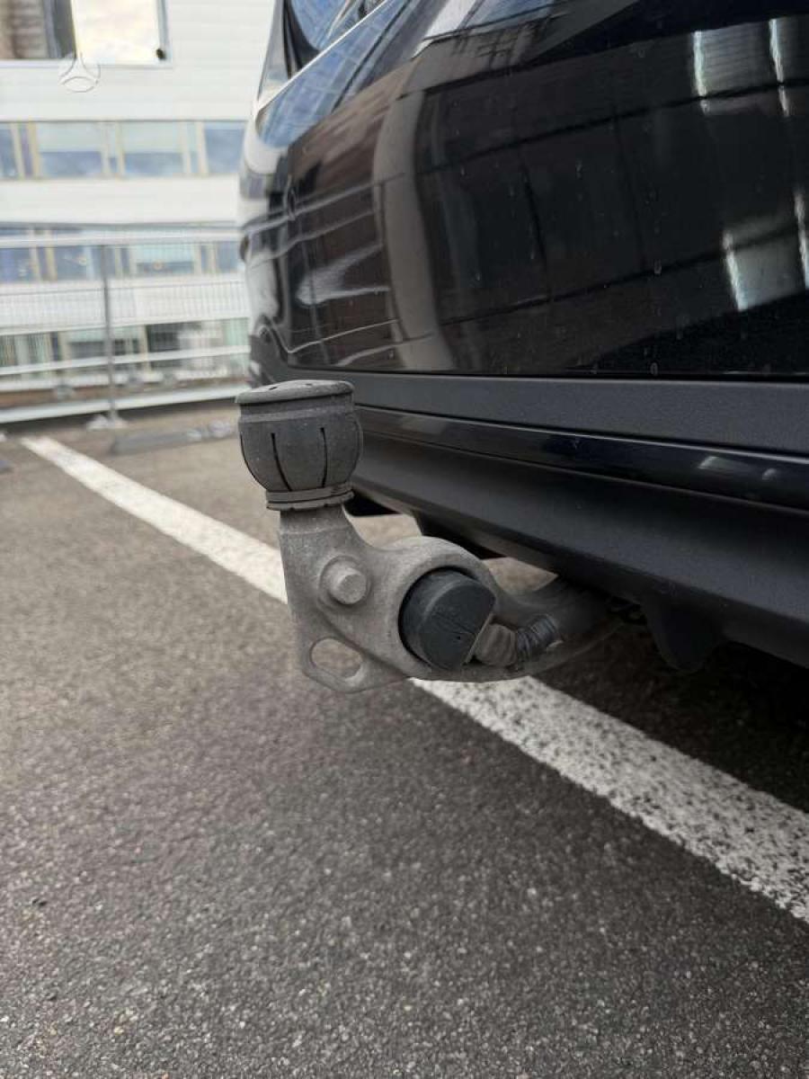 Black Mercedes-Benz C 300 2022 in Vilnius, with an engine capacity of 2.00 L and mileage of 137 thousand km for 36000 €, photo 18 on AUTOMOTO.COM.LV