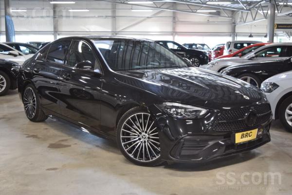 Melns Mercedes-Benz C 300 2023 Rīga, ar dzinēja tilpumu 2.00 L un nobraukumu 71 tūkst. km par 44900 €, foto 1 vietnē AUTOMOTO.COM.LV