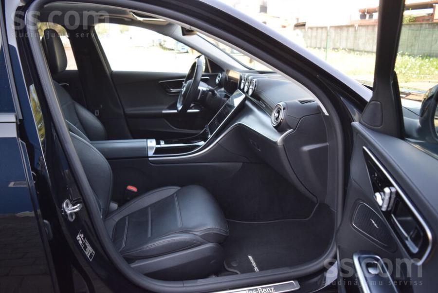 Black Mercedes-Benz C 300 2023 in Riga, with an engine capacity of 2.00 L and mileage of 71 thousand km for 44900 €, photo 16 on AUTOMOTO.COM.LV