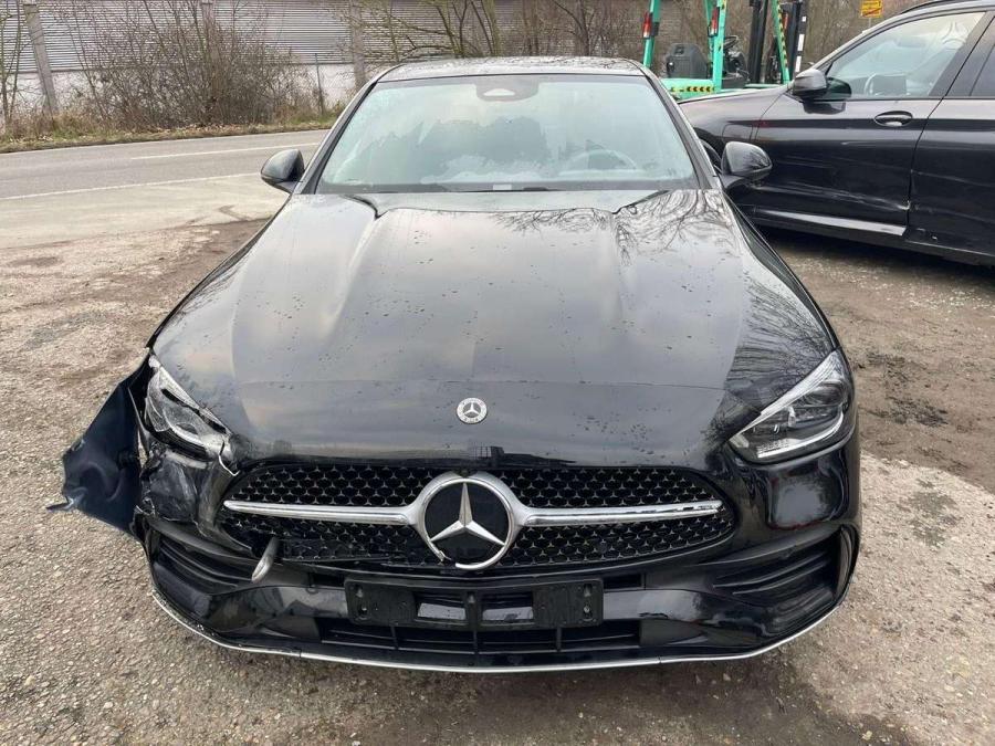 Black Mercedes-Benz C 300 2024 in Kaunas, with an engine capacity of 1.99 L and mileage of 24 thousand km for 14999 €, photo 4 on AUTOMOTO.COM.LV
