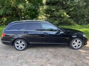 Черный Мерседес Ц 300 2011 в Утена, объемом двигателя 2.99 л и пробегом 280 тыс. км за 6500 €, фото 4 на AUTOMOTO.COM.LV