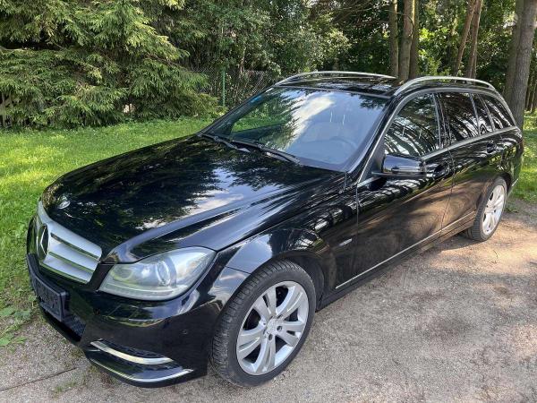 Melns Mercedes-Benz C 300 2011 Utena, ar dzinēja tilpumu 2.99 L un nobraukumu 280 tūkst. km par 6500 €, foto 9 vietnē AUTOMOTO.COM.LV
