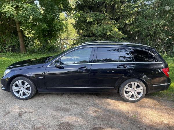 Melns Mercedes-Benz C 300 2011 Utena, ar dzinēja tilpumu 2.99 L un nobraukumu 280 tūkst. km par 6500 €, foto 10 vietnē AUTOMOTO.COM.LV