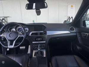 Melns Mercedes-Benz C 300 2011 Viļņa, ar dzinēja tilpumu 2.99 L un nobraukumu 384 tūkst. km par 7000 €, foto 10 vietnē AUTOMOTO.COM.LV