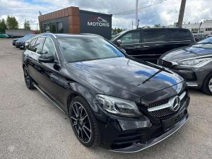 Black Mercedes-Benz C 300 2018 in Panevezys, with an engine capacity of 2.00 L and mileage of 228 thousand km for 19999 €, photo 3 on AUTOMOTO.COM.LV