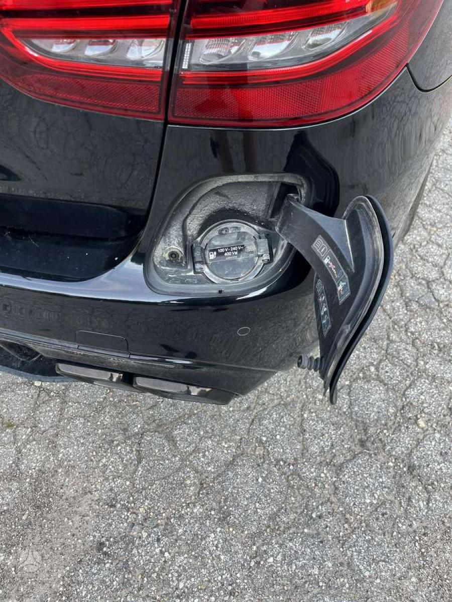 Черный Мерседес Ц 300 2019 в Паневежис, объемом двигателя 1.95 л и пробегом 124 тыс. км за 14400 €, фото 10 на AUTOMOTO.COM.LV