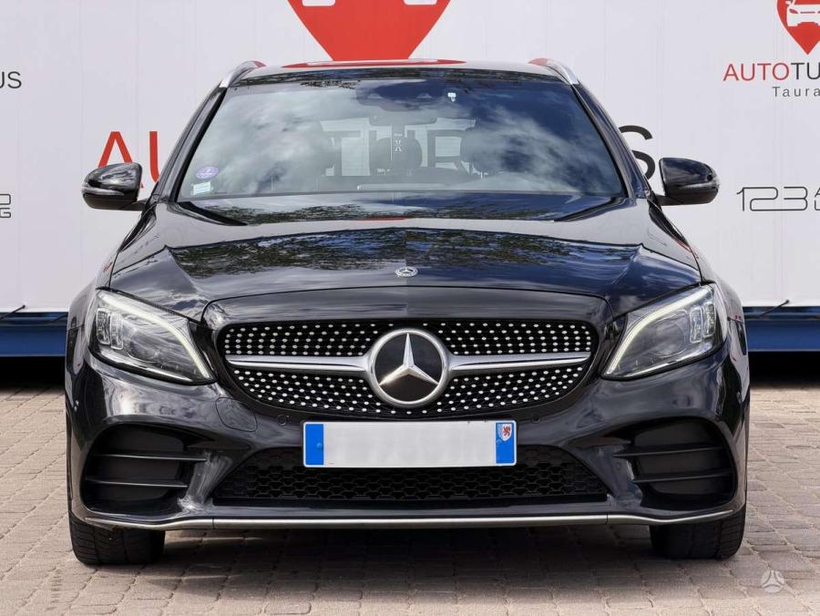 Black Mercedes-Benz C 300 2019 in Taurage, with an engine capacity of 2.00 L and mileage of 247 thousand km for 16300 €, photo 5 on AUTOMOTO.COM.LV