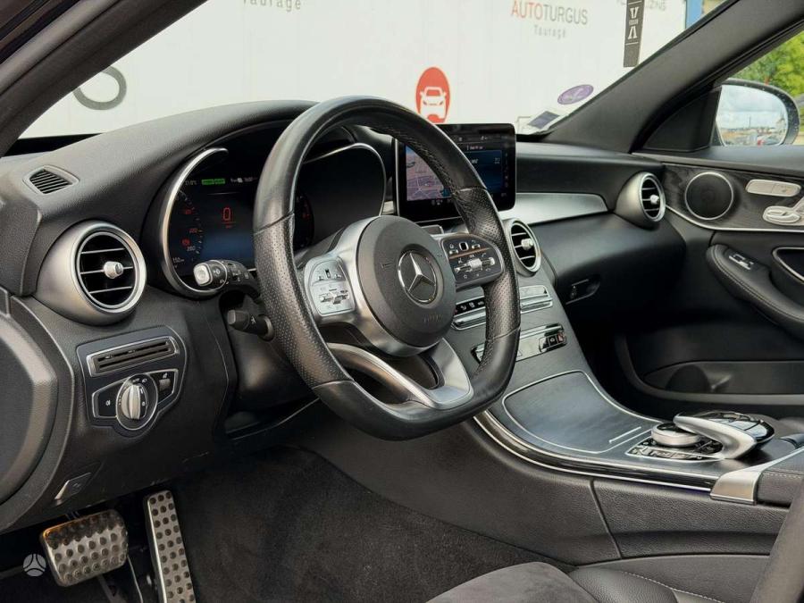 Black Mercedes-Benz C 300 2019 in Taurage, with an engine capacity of 2.00 L and mileage of 247 thousand km for 16300 €, photo 13 on AUTOMOTO.COM.LV
