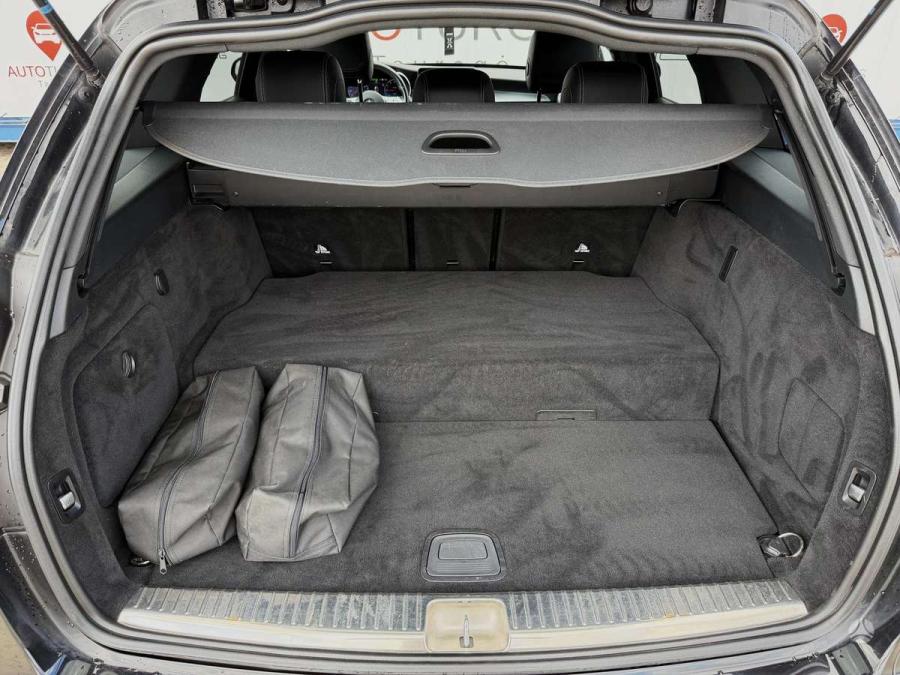 Black Mercedes-Benz C 300 2019 in Taurage, with an engine capacity of 2.00 L and mileage of 247 thousand km for 16300 €, photo 28 on AUTOMOTO.COM.LV
