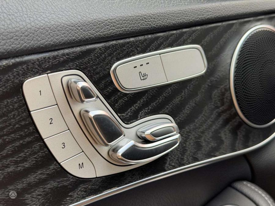 Black Mercedes-Benz C 300 2019 in Taurage, with an engine capacity of 2.00 L and mileage of 247 thousand km for 15800 €, photo 26 on AUTOMOTO.COM.LV