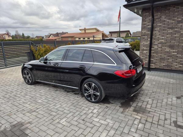 Black Mercedes-Benz C 300 2020 in Klaipeda, with an engine capacity of 1.95 L and mileage of 255 thousand km for 18000 €, photo 10 on AUTOMOTO.COM.LV