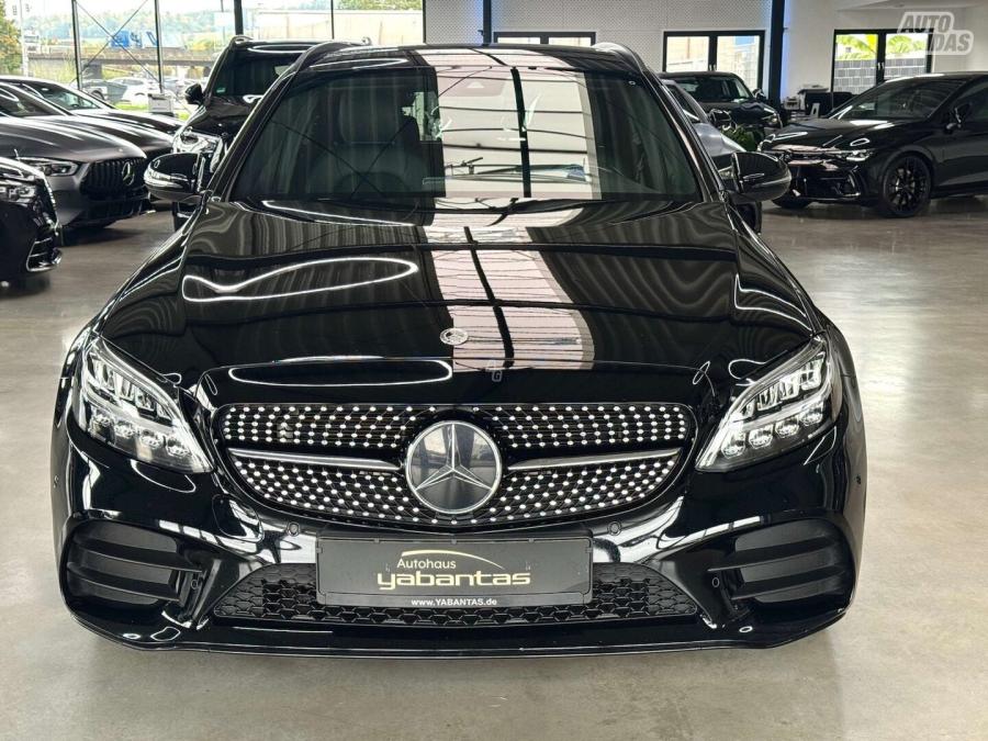 Black Mercedes-Benz C 300 2020 in Kaunas, with an engine capacity of 2.00 L and mileage of 94 thousand km for 28992 €, photo 2 on AUTOMOTO.COM.LV