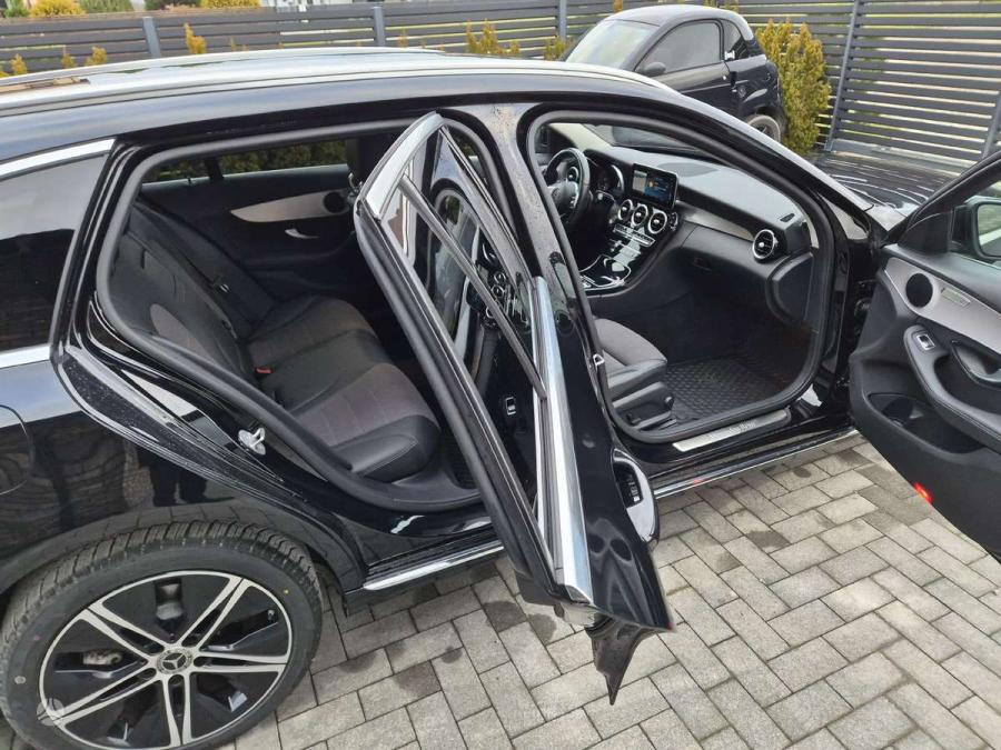 Melns Mercedes-Benz C 300 2020 Klaipėda, ar dzinēja tilpumu 2.00 L un nobraukumu 255 tūkst. km par 16400 €, foto 15 vietnē AUTOMOTO.COM.LV
