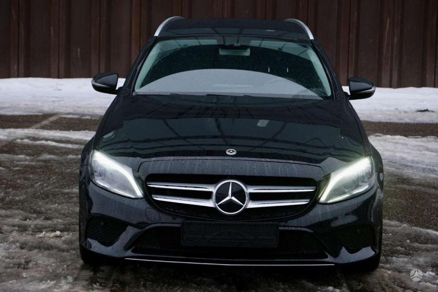 Melns Mercedes-Benz C 300 2020 Kauņa, ar dzinēja tilpumu 1.95 L un nobraukumu 224 tūkst. km par 16300 €, foto 3 vietnē AUTOMOTO.COM.LV