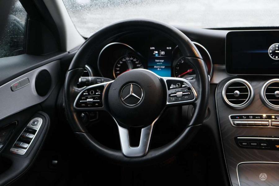 Melns Mercedes-Benz C 300 2020 Kauņa, ar dzinēja tilpumu 1.95 L un nobraukumu 224 tūkst. km par 16300 €, foto 12 vietnē AUTOMOTO.COM.LV