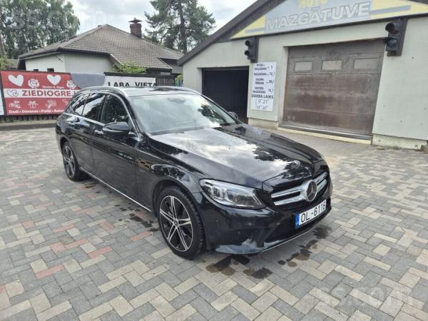 Black Mercedes-Benz C 300 2020 in Ogre, with an engine capacity of 2.00 L and mileage of 245 thousand km for 17500 €, photo 2 on AUTOMOTO.COM.LV