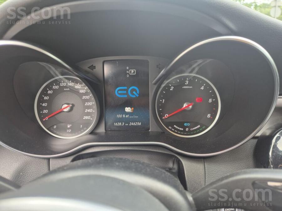 Black Mercedes-Benz C 300 2020 in Ogre, with an engine capacity of 2.00 L and mileage of 245 thousand km for 17500 €, photo 9 on AUTOMOTO.COM.LV