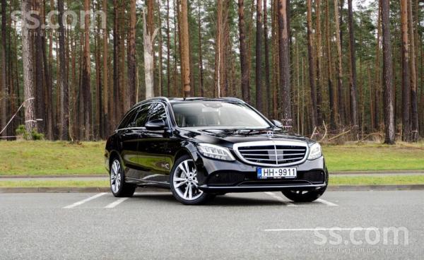 Black Mercedes-Benz C 300 2020 in Riga, with an engine capacity of 2.00 L and mileage of 167 thousand km for 20850 €, photo 3 on AUTOMOTO.COM.LV