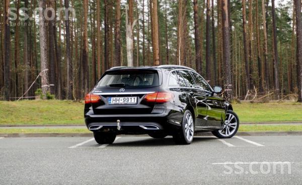 Black Mercedes-Benz C 300 2020 in Riga, with an engine capacity of 2.00 L and mileage of 167 thousand km for 20850 €, photo 6 on AUTOMOTO.COM.LV