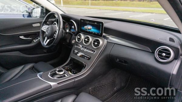 Black Mercedes-Benz C 300 2020 in Riga, with an engine capacity of 2.00 L and mileage of 167 thousand km for 20850 €, photo 9 on AUTOMOTO.COM.LV