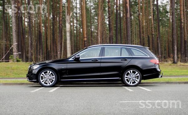 Melns Mercedes-Benz C 300 2020 Rīga, ar dzinēja tilpumu 2.00 L un nobraukumu 167 tūkst. km par 20850 €, foto 4 vietnē AUTOMOTO.COM.LV