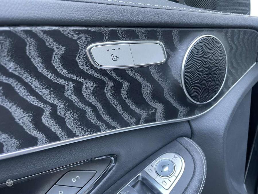Melns Mercedes-Benz C 300 2020 Šauļi, ar dzinēja tilpumu 2.00 L un nobraukumu 115 tūkst. km par 15800 €, foto 17 vietnē AUTOMOTO.COM.LV