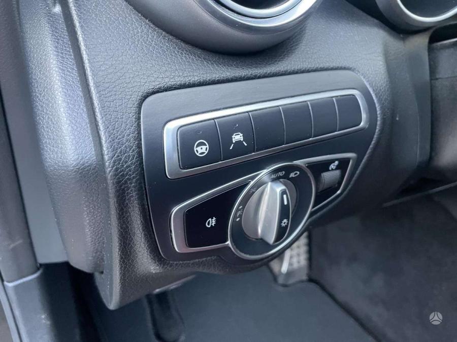 Melns Mercedes-Benz C 300 2020 Šauļi, ar dzinēja tilpumu 2.00 L un nobraukumu 115 tūkst. km par 15800 €, foto 18 vietnē AUTOMOTO.COM.LV