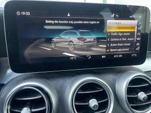 Melns Mercedes-Benz C 300 2020 Šauļi, ar dzinēja tilpumu 2.00 L un nobraukumu 115 tūkst. km par 15800 €, foto 20 vietnē AUTOMOTO.COM.LV