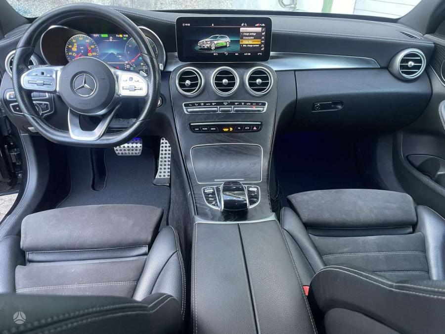 Melns Mercedes-Benz C 300 2020 Šauļi, ar dzinēja tilpumu 2.00 L un nobraukumu 115 tūkst. km par 15800 €, foto 24 vietnē AUTOMOTO.COM.LV