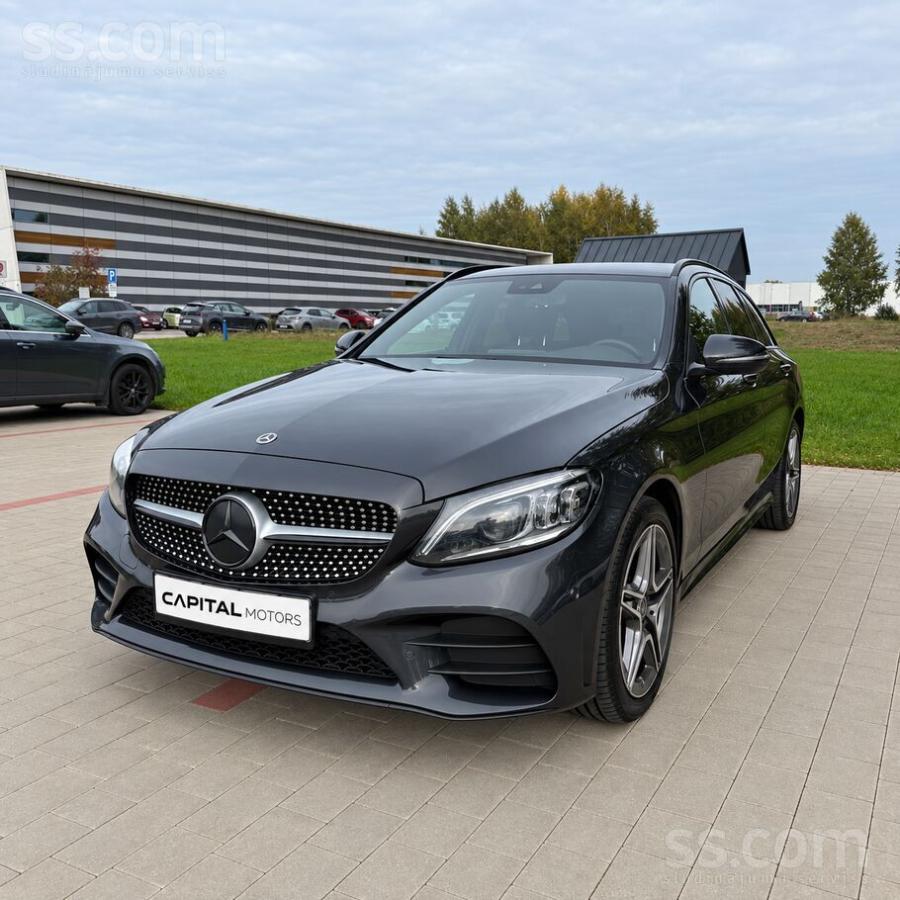 Black Mercedes-Benz C 300 2020 in Riga, with an engine capacity of 2.00 L and mileage of 194 thousand km for 21099 €, photo 3 on AUTOMOTO.COM.LV