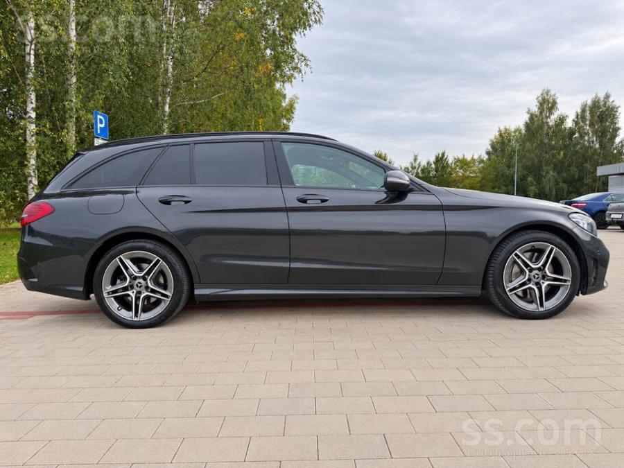 Black Mercedes-Benz C 300 2020 in Riga, with an engine capacity of 2.00 L and mileage of 194 thousand km for 21099 €, photo 8 on AUTOMOTO.COM.LV