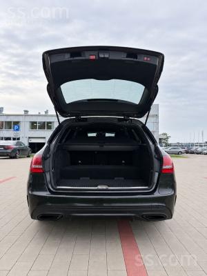 Black Mercedes-Benz C 300 2020 in Riga, with an engine capacity of 2.00 L and mileage of 194 thousand km for 21099 €, photo 10 on AUTOMOTO.COM.LV
