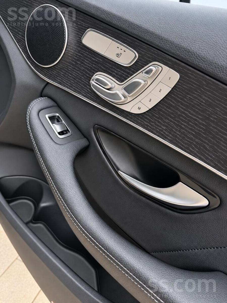 Black Mercedes-Benz C 300 2020 in Riga, with an engine capacity of 2.00 L and mileage of 194 thousand km for 21099 €, photo 18 on AUTOMOTO.COM.LV